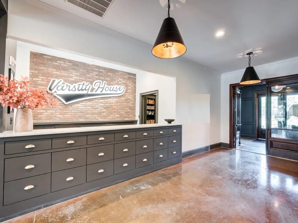 Ball State University Student Housing - Varsity House Apartments